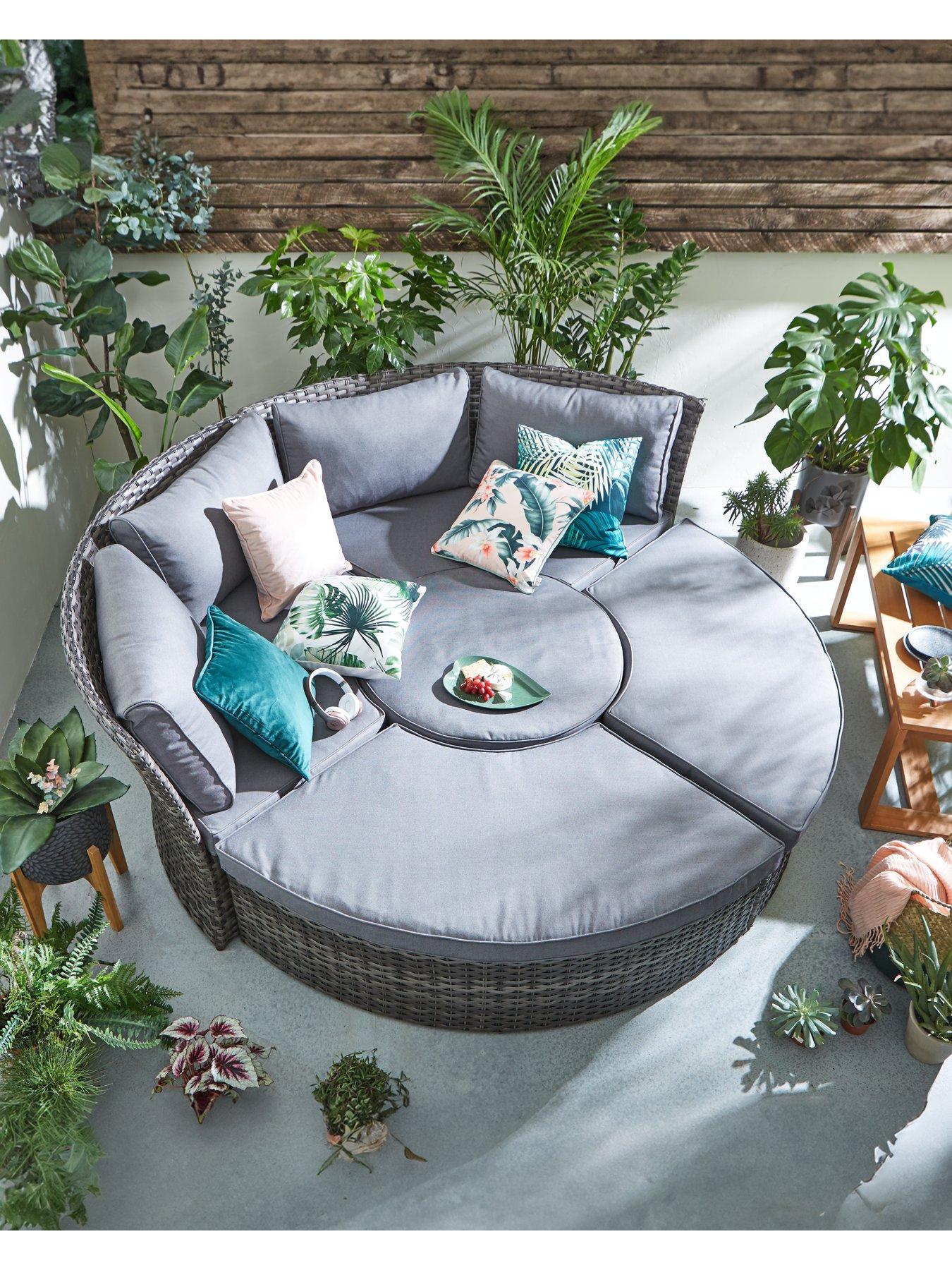 Round Sofa Set | Cabinets Matttroy