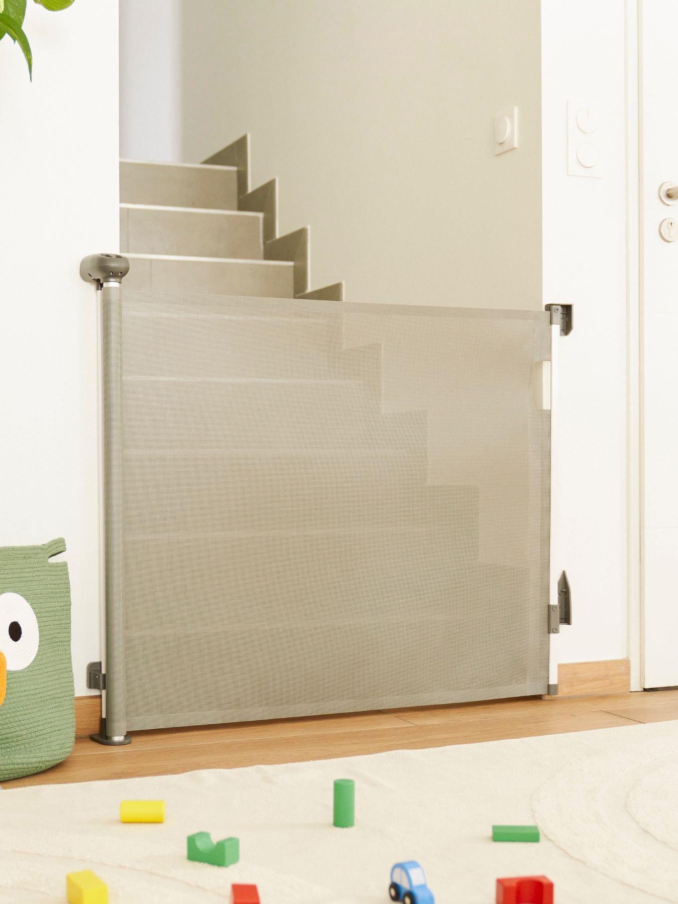 Badabulle Retractable Fabric Safety Gate | Very Ireland