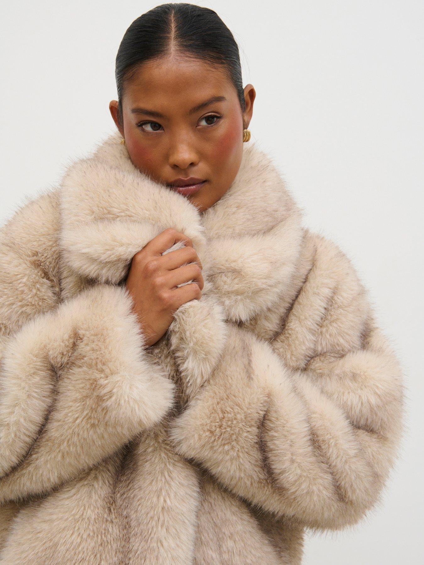 Pretty Lavish | Very